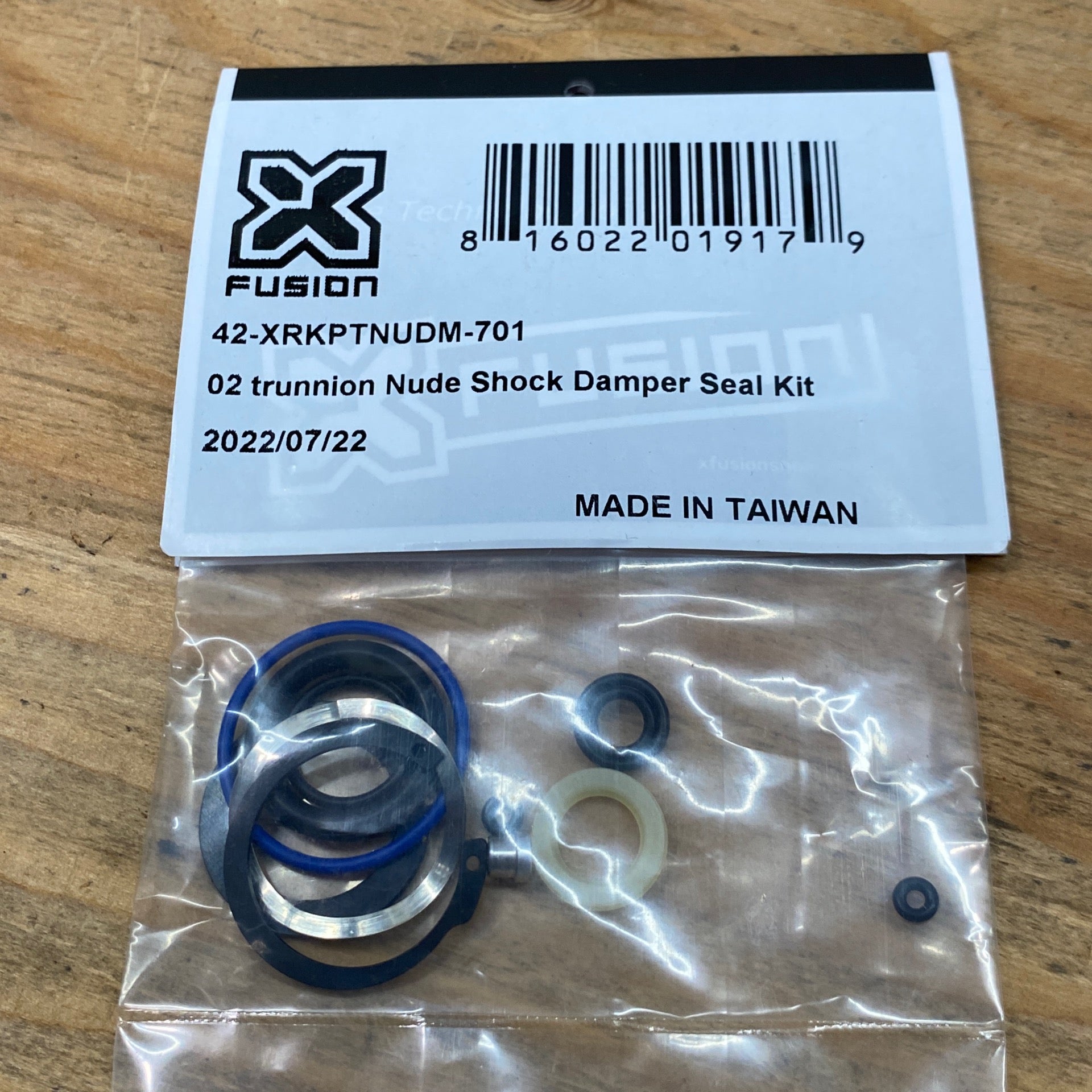 X Fusion 02 Trunnion Nude Damper Kit | Granite Suspension